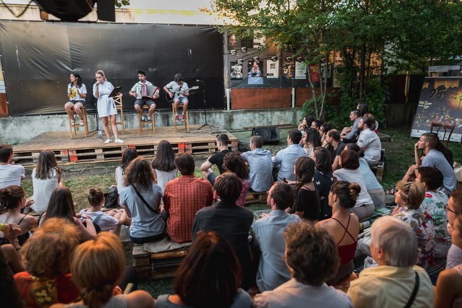 Teatrul din Cartier ajunge pe malul Cibinului