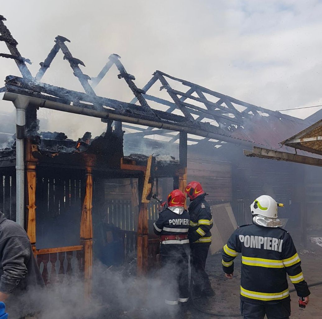FOTO Filigorie distrusă de un incendiu - Sibiu 100