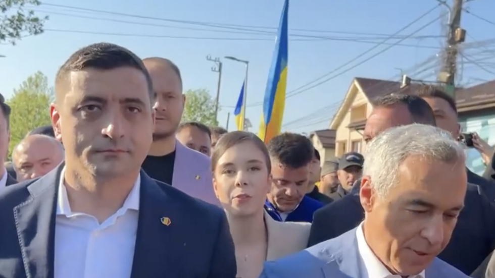 Călin Georgescu a votat alături de George Simion. Georgescu nu ...