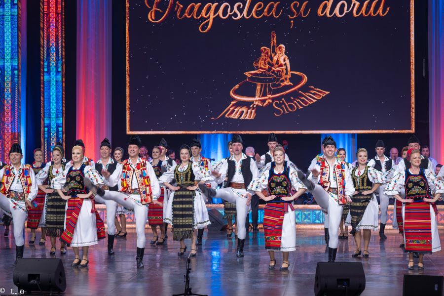 Junii Sibiului. Premieră pe scena UNESCO Paris - Sibiu 100