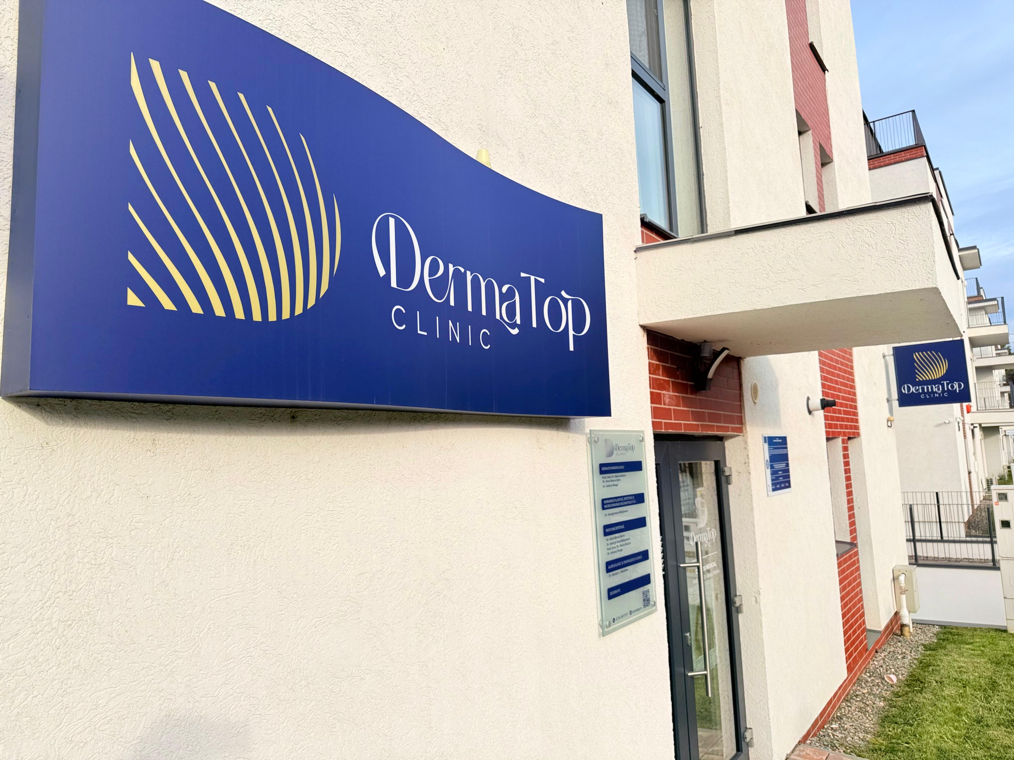 Clinica DERMATOP – Sănătatea și frumusețea pielii tale, pe mâinile ...