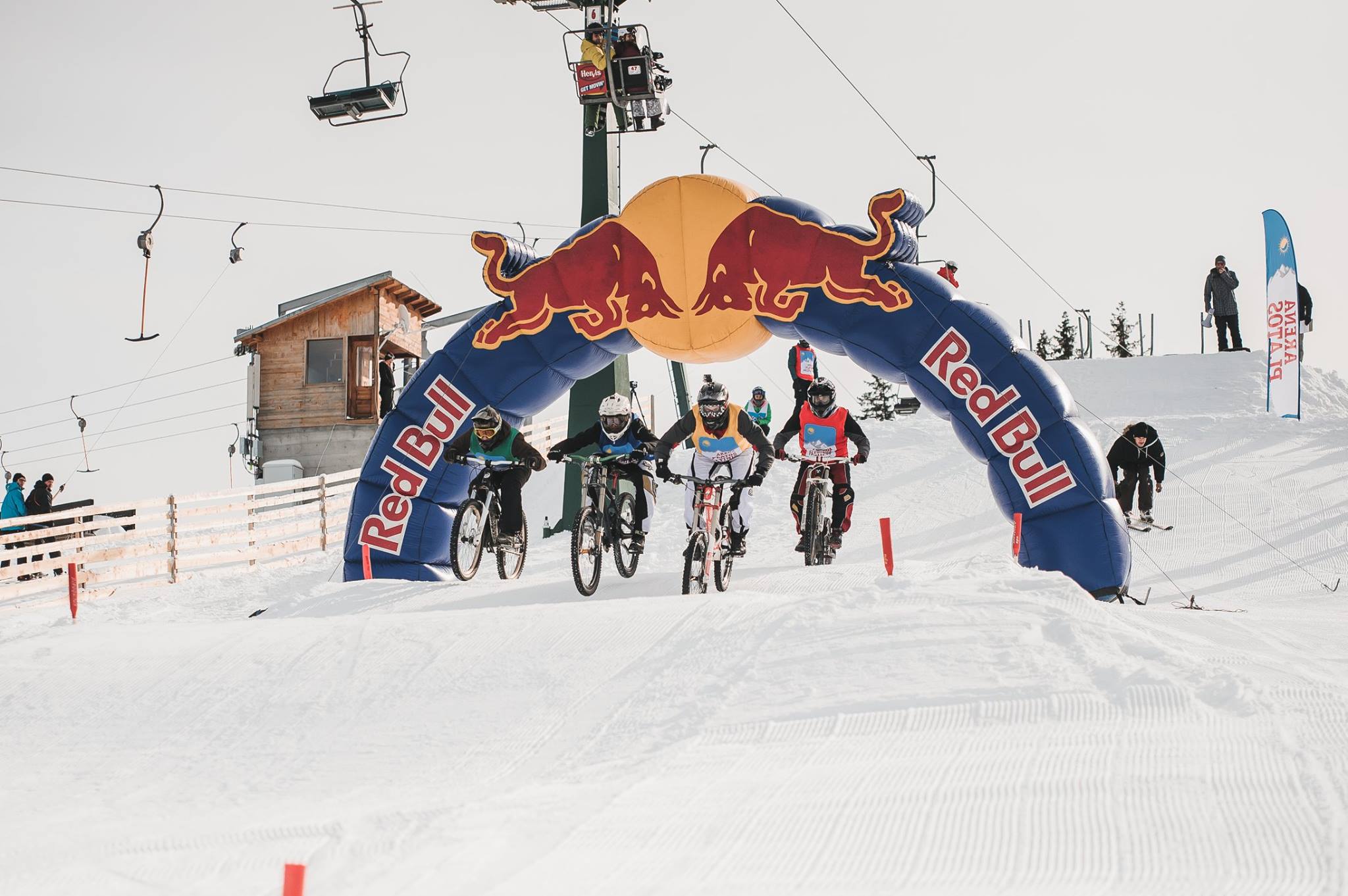 Păltiniș Arena: două concursuri 4X Cross, pentru schi&snowboard și ...