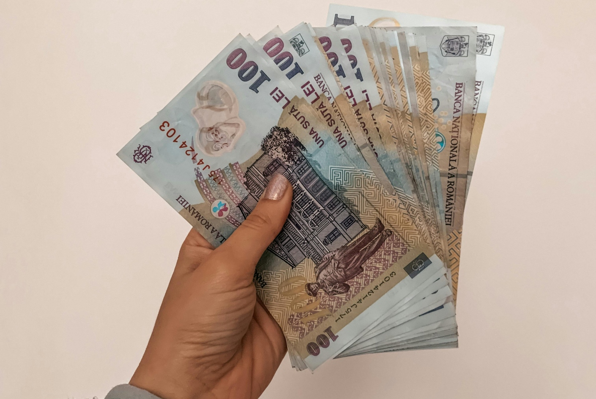 Salariile din România cresc inegal