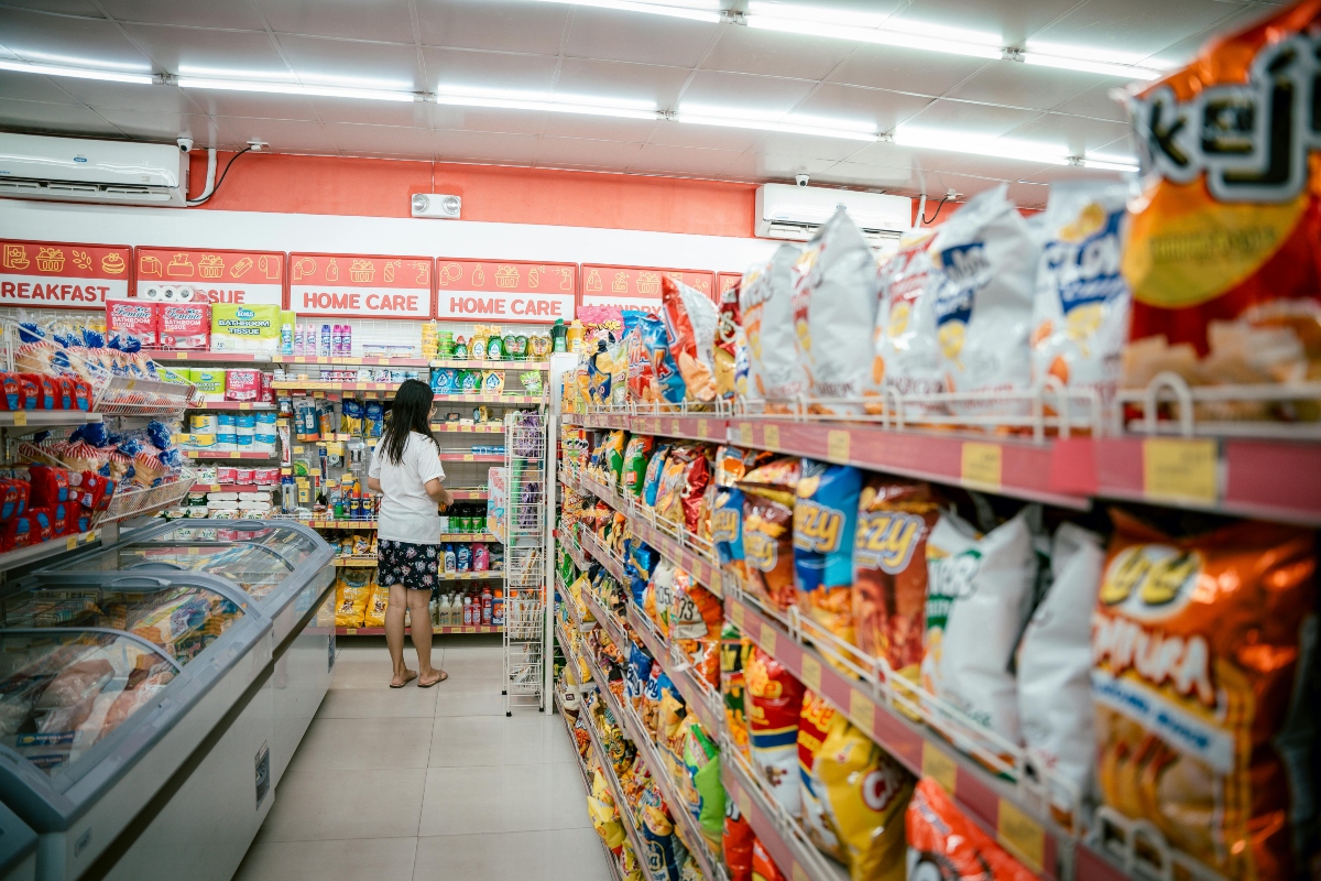 Hipermarket doar cu fructe și legume românești